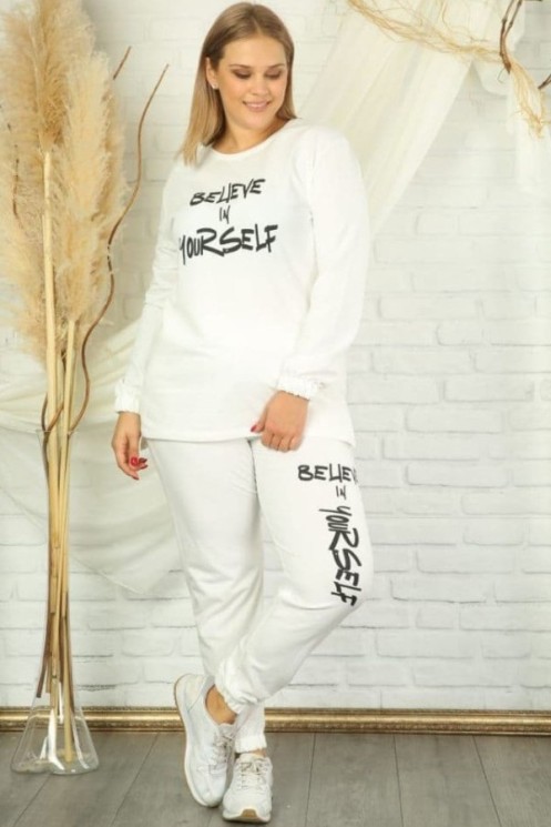 Didelių dydžių laisvalaikio kostiumėliai apkūnioms