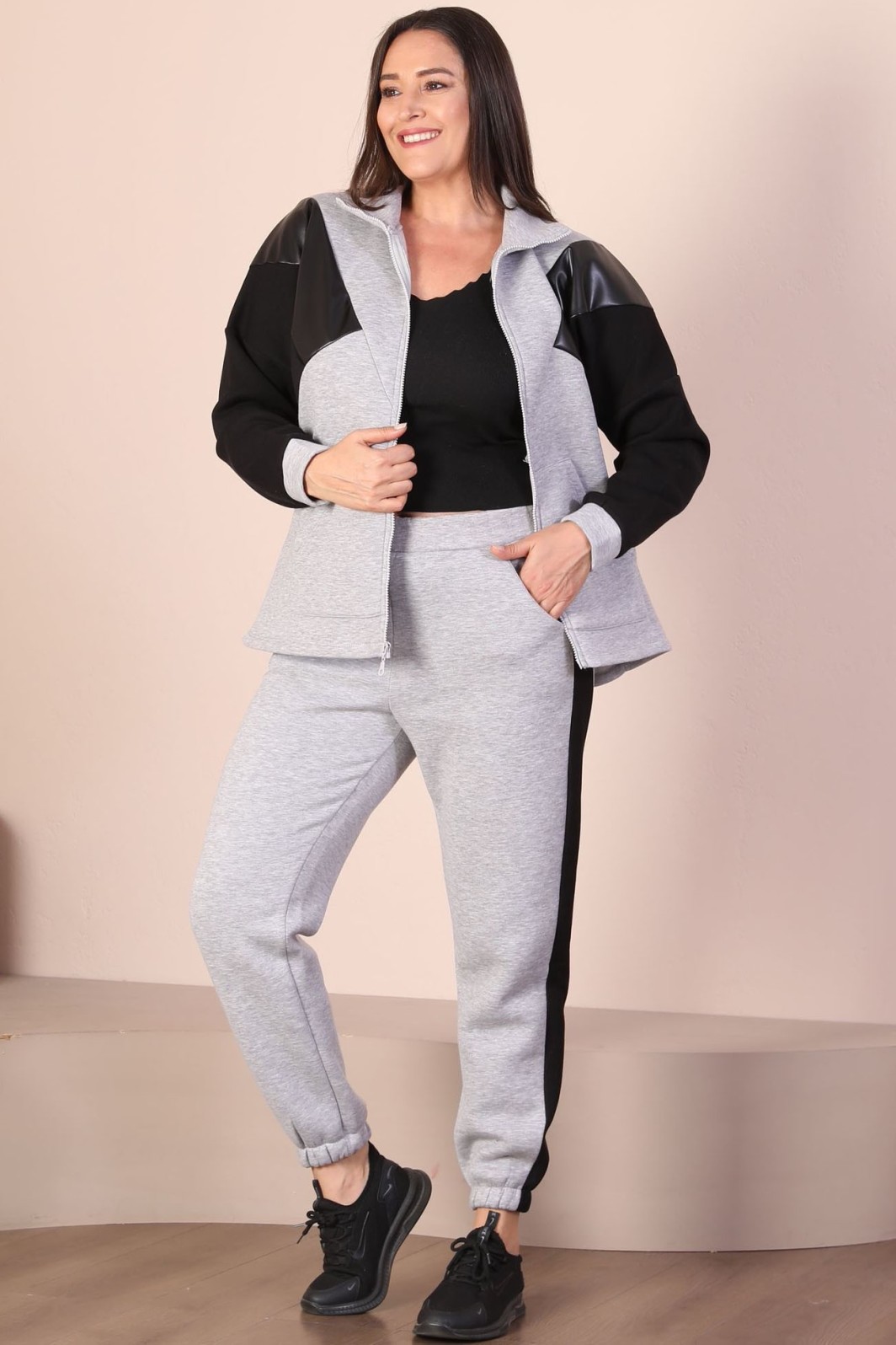 Moteriškas treningas su užtrauktuku ️ Drabužiai moterims