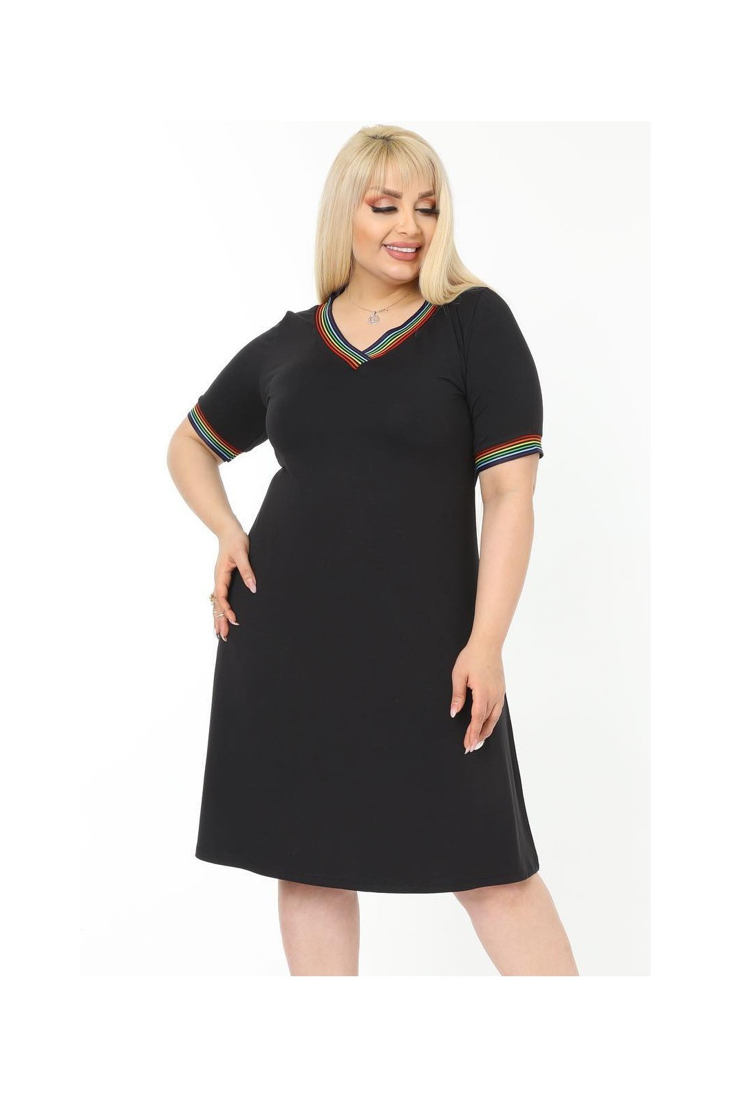 Juoda suknelė su voko formos iškirpte | ONYTE